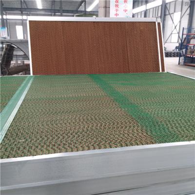 Cina I sistemi di controllo galvanizzato di clima dell'azienda avicola della struttura d'acciaio 7mm/5mm scanalano in su in vendita