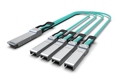 Cina 40G QSFP+ a 4x10G Breakout AOC ((Cable ottico attivo) Cavi 1M Qsfp 4x10g Aoc1m in vendita
