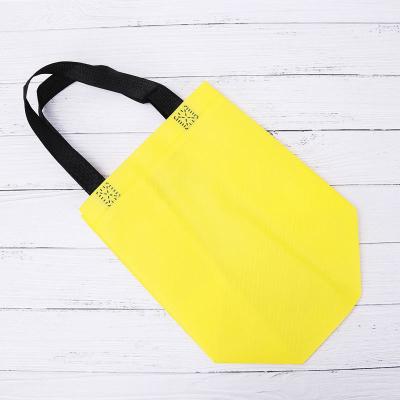 China Custom Printed Biodegradable PP Non Woven Tote Nonwoven Shopping Bag for sale
