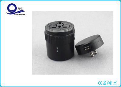 Cina Rotazione della tutta in un adattatore di viaggio di USB con il porto di potere di USB per uso viaggio/della casa in vendita
