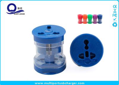 Cina Multi incavo 4 dell'adattatore di potere di CA USB del caricatore della porta USB in 1 colore trasparente in vendita