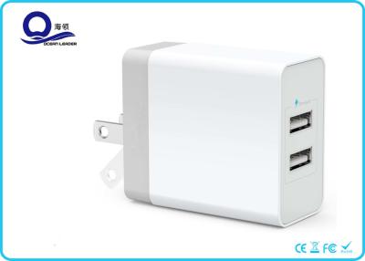 Cina 17W si raddoppiano caricatore della parete del caricatore di USB con l'adattatore pieghevole di viaggio degli Stati Uniti per il viaggiatore in vendita