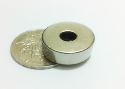 Cina Cilindro su ordinazione sinterizzato del magnete del neodimio con i magneti diametralmente magnetizzati interni del foro in vendita