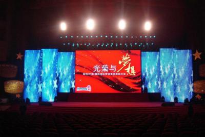 Cina Alta risoluzione dell'interno senza cuciture dell'esposizione di LED dell'affitto di colore pieno P2.5 per i concerti in vendita
