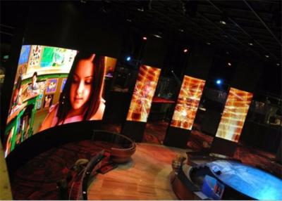 Cina Il livello rinfresca l'esposizione di LED curva P2.97, schermo di visualizzazione dell'interno del LED di colore pieno in vendita