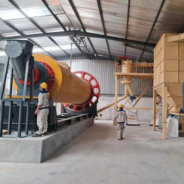 Cina Sistema di lavoro continuo Moliera di triturazione del quarzo Macchina per la produzione di polvere di quarzo in vendita