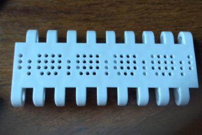 Китай ZY8000FG UNICHAINS OPB23 ТРАЙГТ РУНING ФЛУШ ГРИД Модульная конвейерная ремни белые цветные материалы ПОМ ПП Ацетальные ремни продается