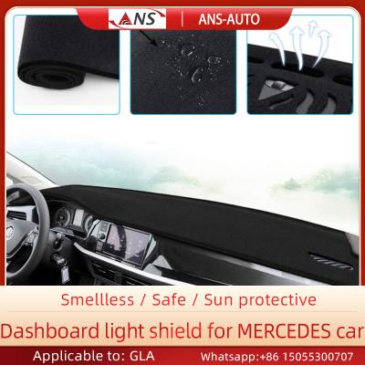 Cina Il cruscotto automobilistico della fibra di poliestere copre Mat Heatproof For Mercedes-Benz GLA in vendita