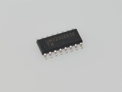 중국 UM3232EESE 3V-5.5V RS-232 트랜시버 1Mbps 2Tx/2Rx ±15kV ESD SOIC-16 -40°C ~ +85°C 판매용