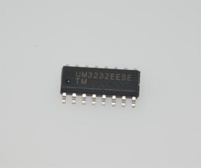 중국 UM3232EESE 3V-5.5V RS-232 트랜시버 1Mbps 2Tx/2Rx ±15kV ESD SOIC-16 -40°C ~ +85°C 판매용
