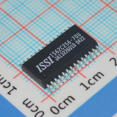 China IS62C256-70U SRAM de alta velocidad 32Kx8, tiempo de acceso 70ns, bajo consumo, CMOS, operación a 5V, rango de temperatura industrial, compatible con TTL, retención de datos confiable, fácil de usar, paquete de 28 pines en venta