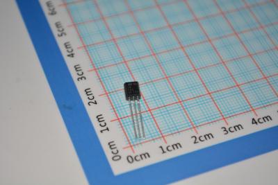 China LM235Z Sensor de temperatura Celsius de precisión 1°C Precisión de 2°C a 150°C Rango lineal 10mV/°C Salida fácil Calibración Amplio 4V-30V Alimentación baja Autocalentamiento TO-92 Paquete en venta