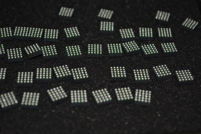 China LTM4622IY 4A 20V Regulador sincrónico de μMódulo de descenso de paso con 95% de eficiencia 3.1-20V Entrada ± 1,5% de salida Precisión de 2.5MHz Conmutación y paquete BGA de 6,25 mm × 6,25 mm en venta