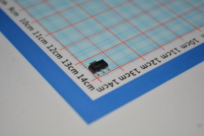 China TLV1117LV25DCYR: LDO de salida fija de 2,5 V con 1 A de corriente, baja caída de tensión (1,1 V máx.), PSRR alto (65 dB), 1 % de precisión, estable con condensadores cerámicos, protección contra sobrecorriente/térmica en encapsulado SOT-223 en venta