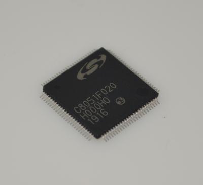 China C8051F020-GQR Alta velocidad 25 MIPS Núcleo 8052 Flash en sistema de 64KB 4.5KB RAM ADC de 12 bits DAC duales de 12 bits LQFP de 64 pines Rango de temperatura industrial Amplio conjunto de periféricos en venta