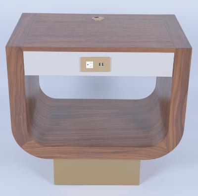 Cina Luxury Custom Made Walnut Wood Veneer Night Stand con un cassetto e presa di corrente in vendita