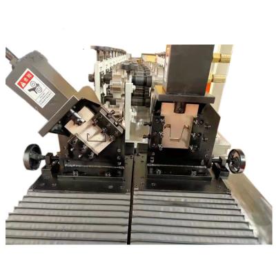 Chine Goujon en métal et cloison sèche à deux lignes C U Omega L petit pain de voie de profil d'angle formant la machine à vendre