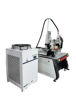 中国 10m ファイバー長 CW/PWM 溶接 三軸 QCW ファイバーレーザー溶接機械 シームレス 販売のため