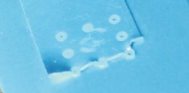 中国 3軸パルスレーザーマークマシン アルミクロムニオビウムゴールドシルバーのためのマイクロ溶接マシン 販売のため