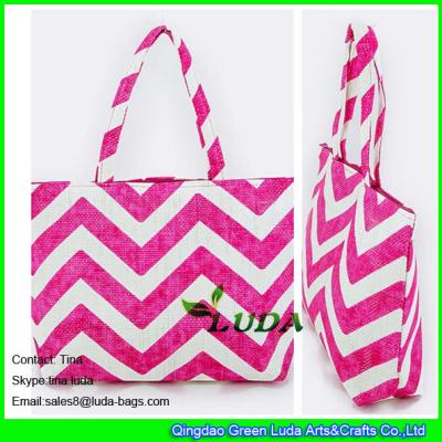 Cina LUDA wholesale purses pink and white Chevron Print Paper Straw Fashion Tote in vendita