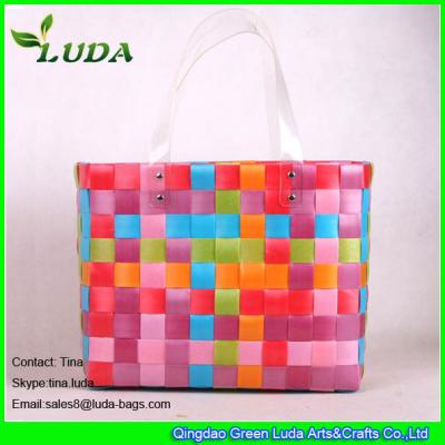 Cina LUDA latest designer beach bags hand woven pp strap straw shopping bag plastic in vendita