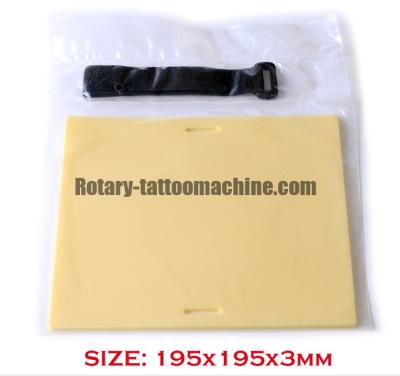 Cina materiale sintetico del braccio della pelle di pratica del tatuaggio di 195mm*195mm*3mm con la cinghia obbligatoria in vendita