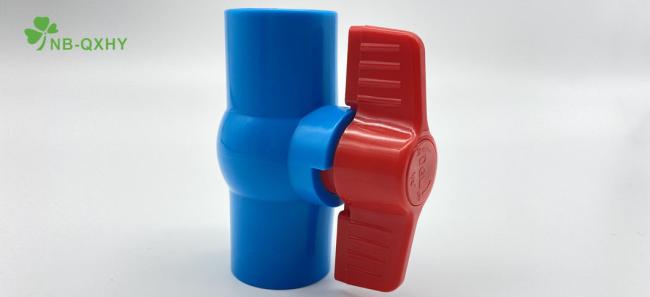 Nb-Qxhy High Quaility Blue Socket Manual 1/2" CPVC Compact Ball Valve