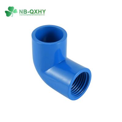 Cina 45° Tee Plastic Fitting Rosso e blu brillante Ideale per le soluzioni di trattamento dell'acqua in vendita