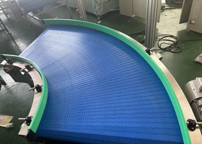 China Flat Plate Belt Modular Conveyor for Bottles Conveying for sale