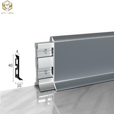 Cina Scaffalature per abbigliamento architettonico a estrusione Profilo in alluminio OEM in vendita