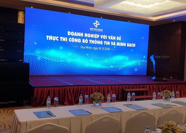 US Stock Full Color P2.97 Indoor Rental LED Screen Front Service Screen 7680Hz