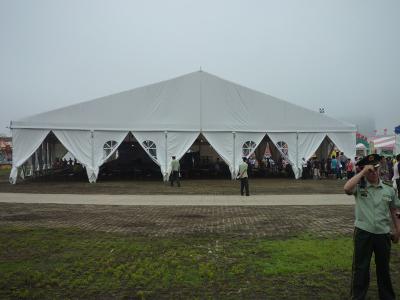 Cina Pulizia della tenda della struttura d'acciaio auto, tenda foranea bianca del panno del PVC della tenda di evento di festival in vendita