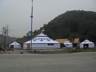 Cina Bianco della tenda di campeggio di Yurt con alcune pitture, case Yurts del mongolian per il partito di svago in vendita