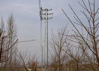 Cina Torre d'acciaio della trasmissione della grata di Q345B, Palo d'acciaio elettrico galvanizzato in vendita