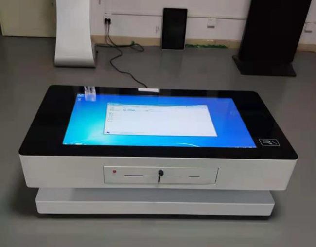 Multi-touch interactivo modificado para requisitos particulares del té de 55 pulgadas del tacto del café del juego del LCD de la tabla del quiosco elegante del jugador con la PC /Android de Windows
