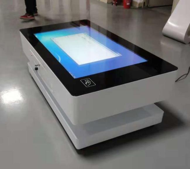 Multi-touch interactivo modificado para requisitos particulares del té de 55 pulgadas del tacto del café del juego del LCD de la tabla del quiosco elegante del jugador con la PC /Android de Windows