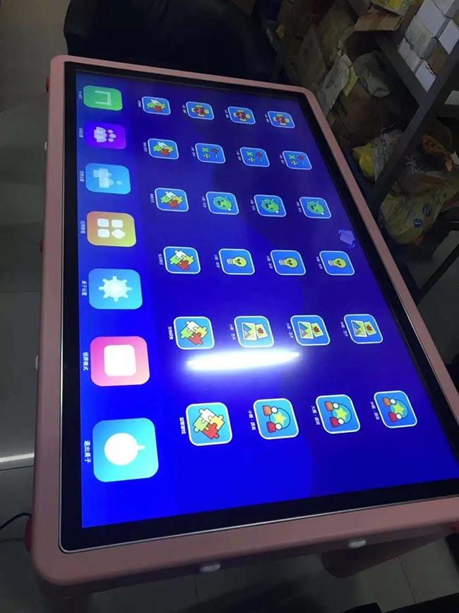 スマートな接触相互スクリーンのテーブルの1つのタッチ画面のコーヒー テーブルの容量性マルチメディアの接触テーブルすべて