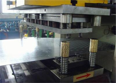 Cina Ingranaggio di spessore della macchina perforato HDG 1.2-2.0mm di stampaggio a freddo del vano per cavi guidato in vendita