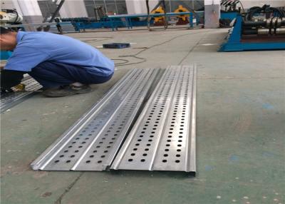 Cina Rotolo di alluminio dello strato della scala che forma azionamento a catena della macchina 8-12m/Min 24Mpa in vendita