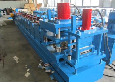 中国 機械を形作る穴があいた電流を通された鋼鉄導通のケーブル・トレー ロール 販売のため