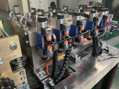 Cina Rotolo leggero superiore del perno del metallo della struttura d'acciaio del calibro che forma la macchina dell'inquadratura d'acciaio in vendita