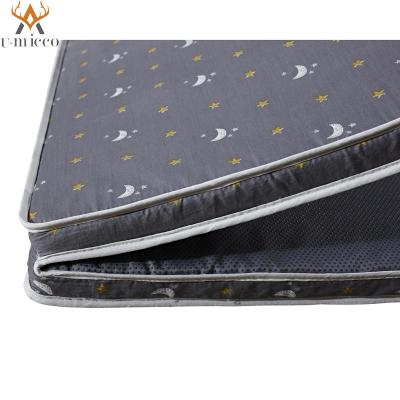 Κίνα Αντιβακτηριακό Washable στρώμα μωρών σημείου εισόδου στρωμάτων παχνιών με την κάλυψη και το φερμουάρ προς πώληση