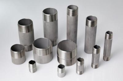 中国 SS304 304L 316Lのステンレス鋼の通された付属品150# NPT/BSPの管のニップル 販売のため