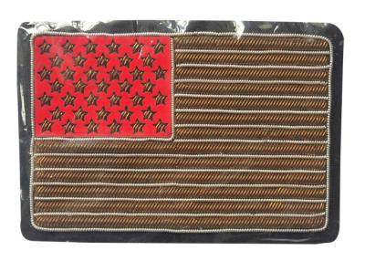 中国 旗の軍の金塊のバッジのパターンによって刺繍される肩パッチの鉄 販売のため