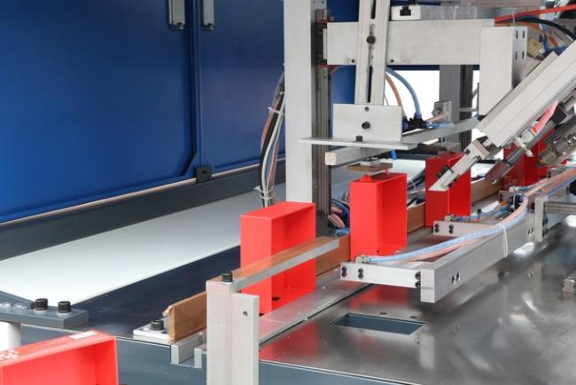 Automatic Ribbon Inserting Machine For Jewelry Boxes 1