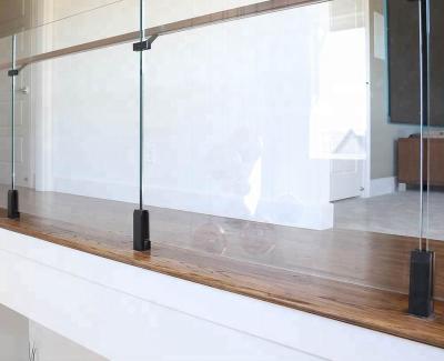Cina Modern AU POOL OR STANDARD BALCONY SPINDLE RAILING in vendita