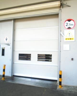 Cina La porta ad alta velocità industriale della velocità 1.2m/s di apertura, industriale rotola sulle porte in vendita