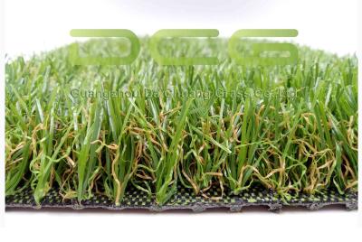 Cina Saturazione di colore acceso materiale dell'erba di rettangolo del PE artificiale sempreverde del giardino in vendita