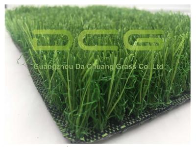 Cina Giardino dell'erba/prato inglese artificiali amichevoli eco- 9200 Dtex erba di falsificazione resistente al fuoco in vendita