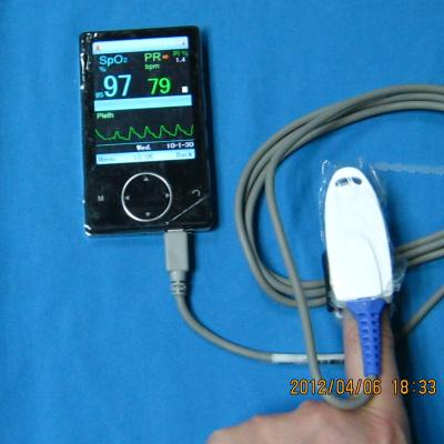 Chine Bluetooth Fingertip Pulse Oximete with 2.8